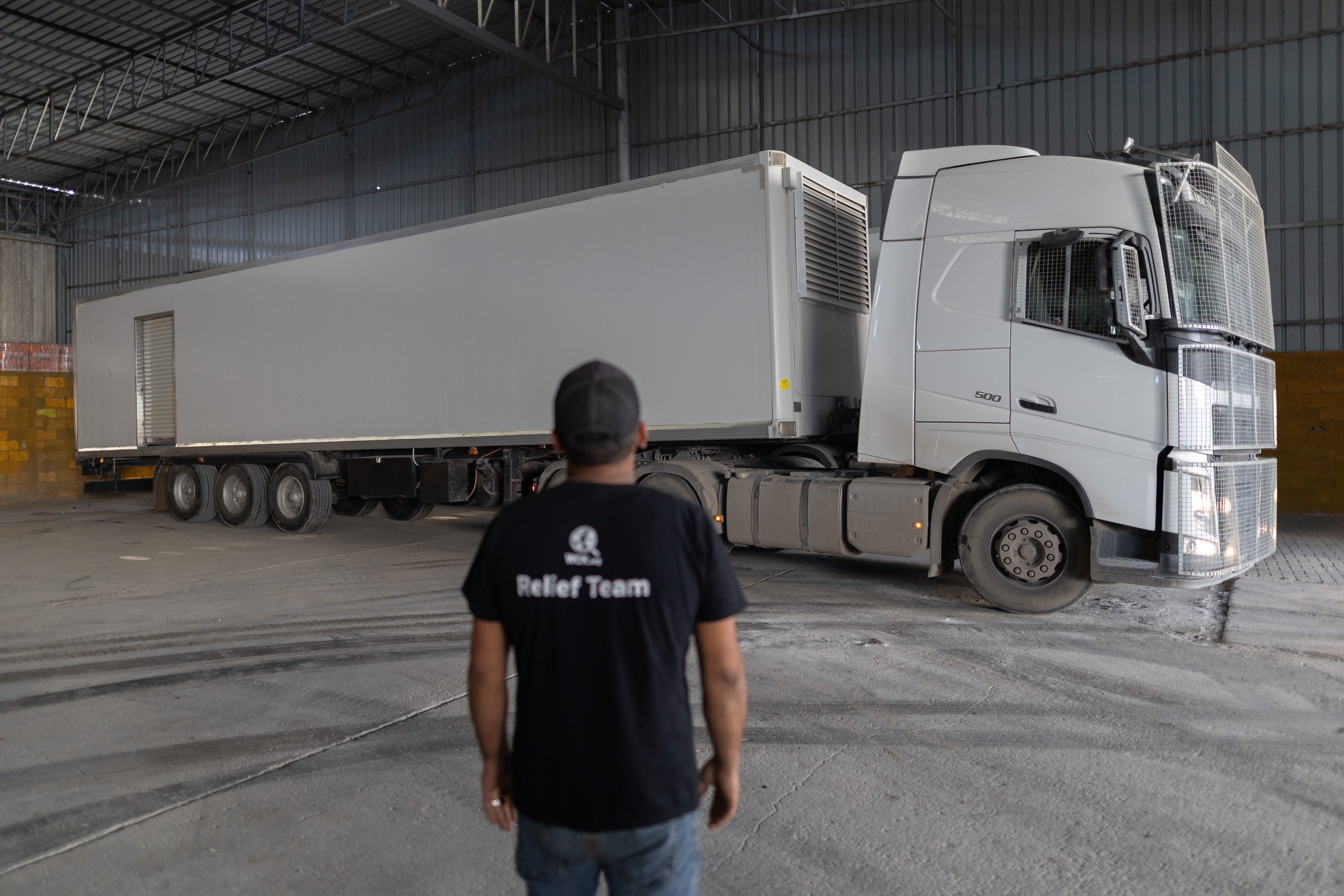 First Alert: WCK Relief Team Serving Meals to Federal Workers During ...